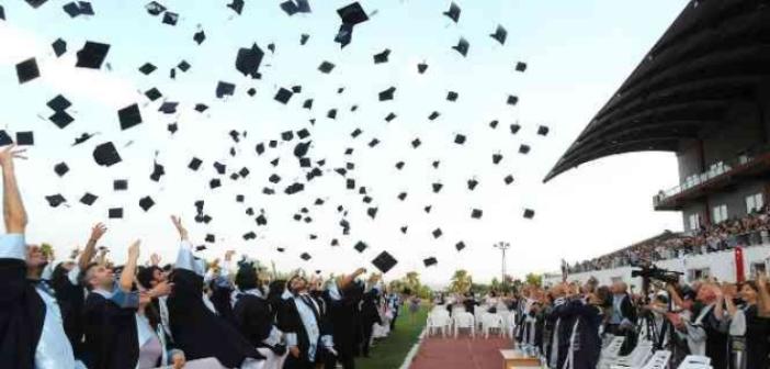 ADÜ Tıp Fakültesi Mezuniyet Töreni gerçekleştirildi ADÜ Tıp Fakültesi Mezuniyet Töreni gerçekleştirildi