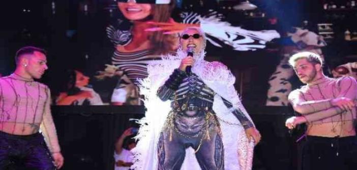 Hande Yener, Salihli’nin 100. kurtuluş yılını taçlandırdı