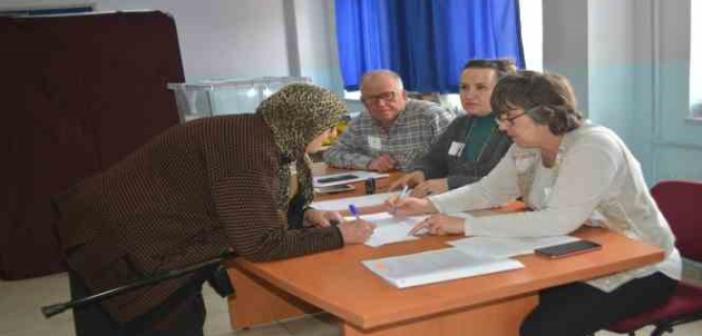 Çifte vatandaşlar Bulgaristan’daki seçimler için sandık başına gittiler