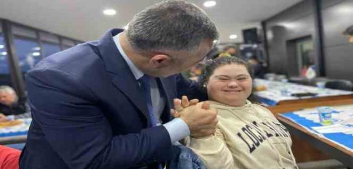 AK Parti, özel gereksinimli çocuklar için program düzenledi AK Parti, özel gereksinimli çocuklar için program düzenledi
