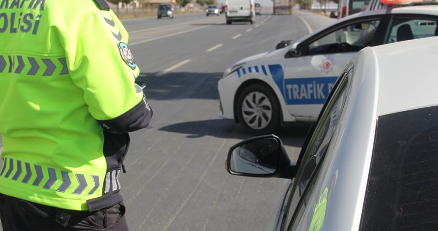 Kayseri'de asayiş uygulamasında 8 kişi gözaltına alındı Kayseri'de asayiş uygulamasında 8 kişi gözaltına alındı